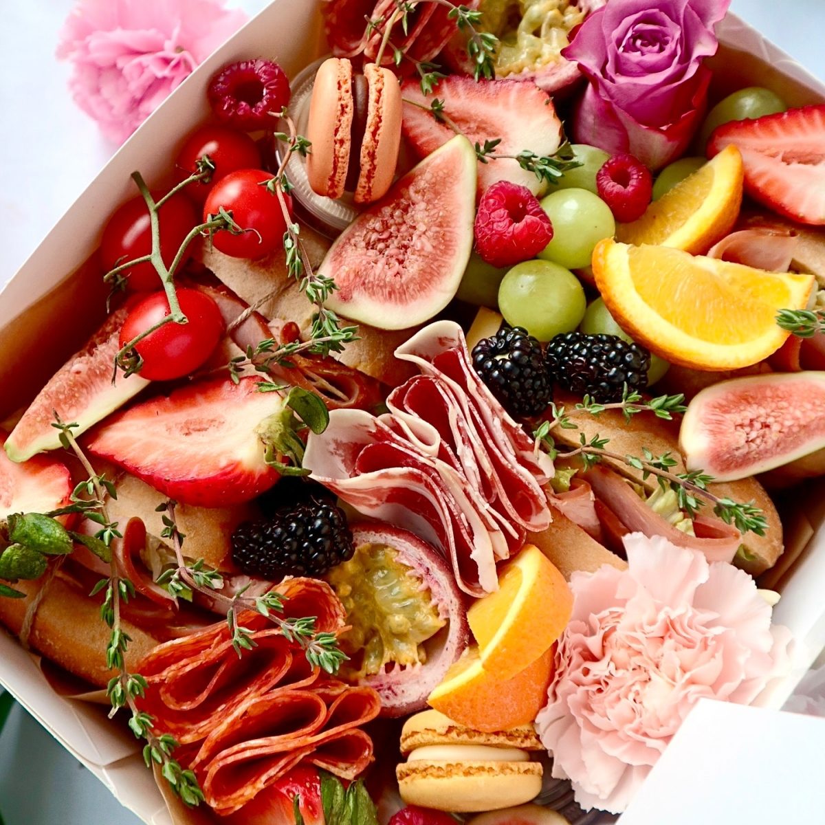 Shop Brunch Boxes in Toronto, CA | Brunch Boxes Near Me